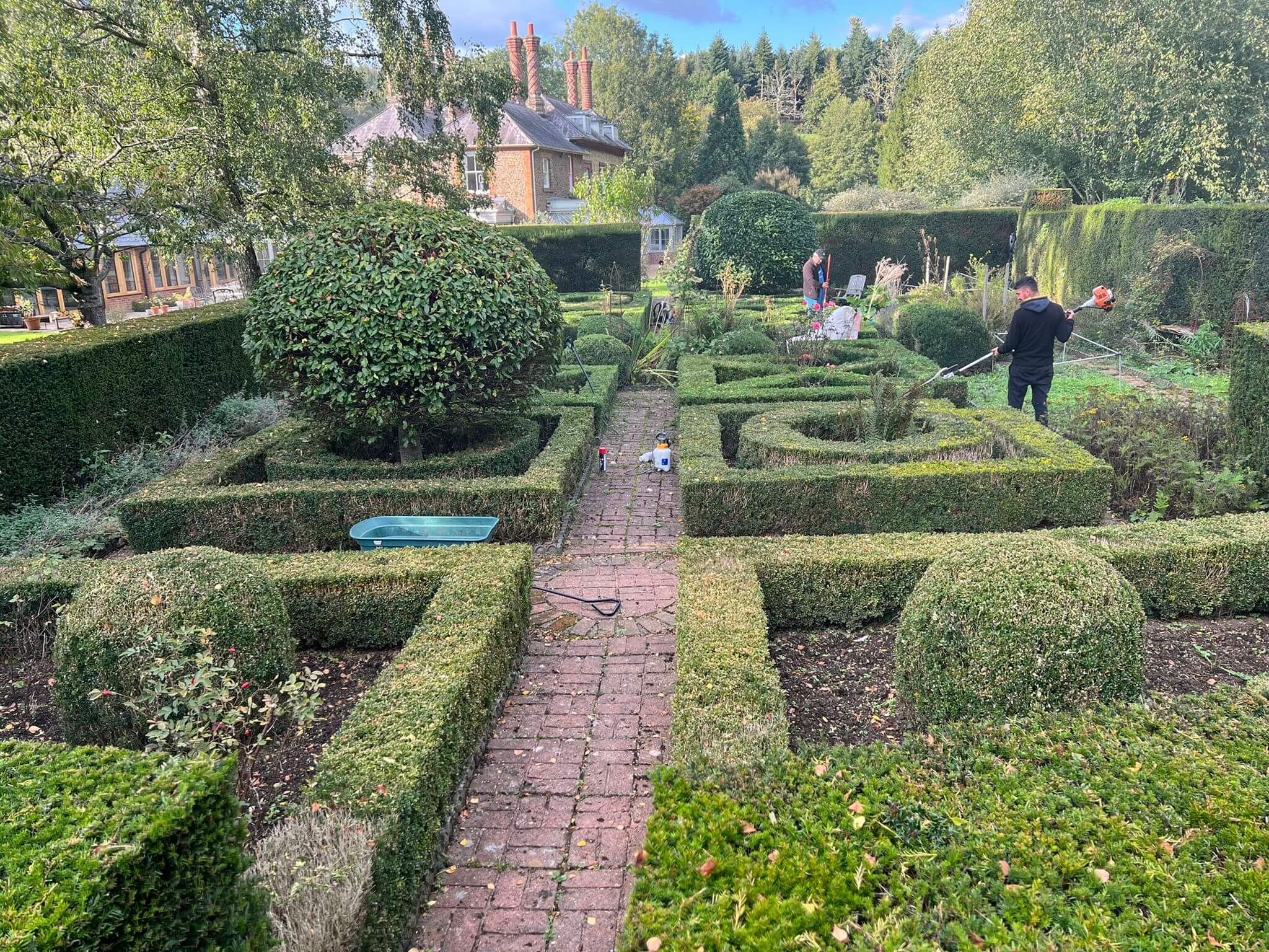 Best Gardening & Landscaping - Woking - Surrey
